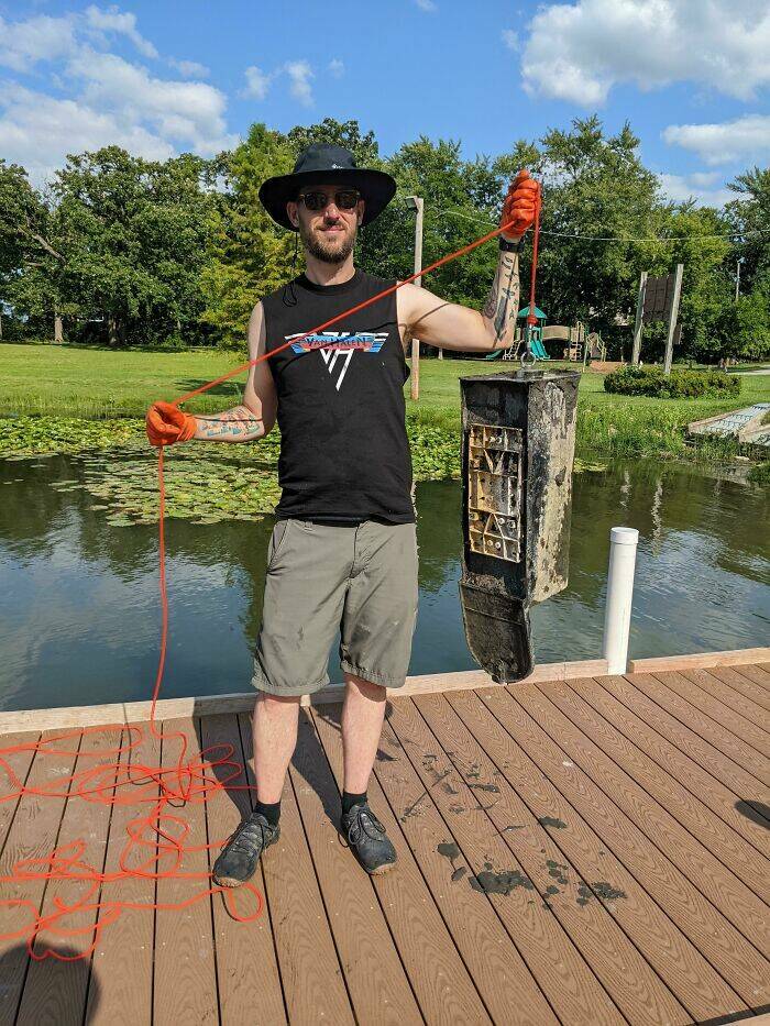 34 Strange Things Discovered While Magnet Fishing – Barnorama