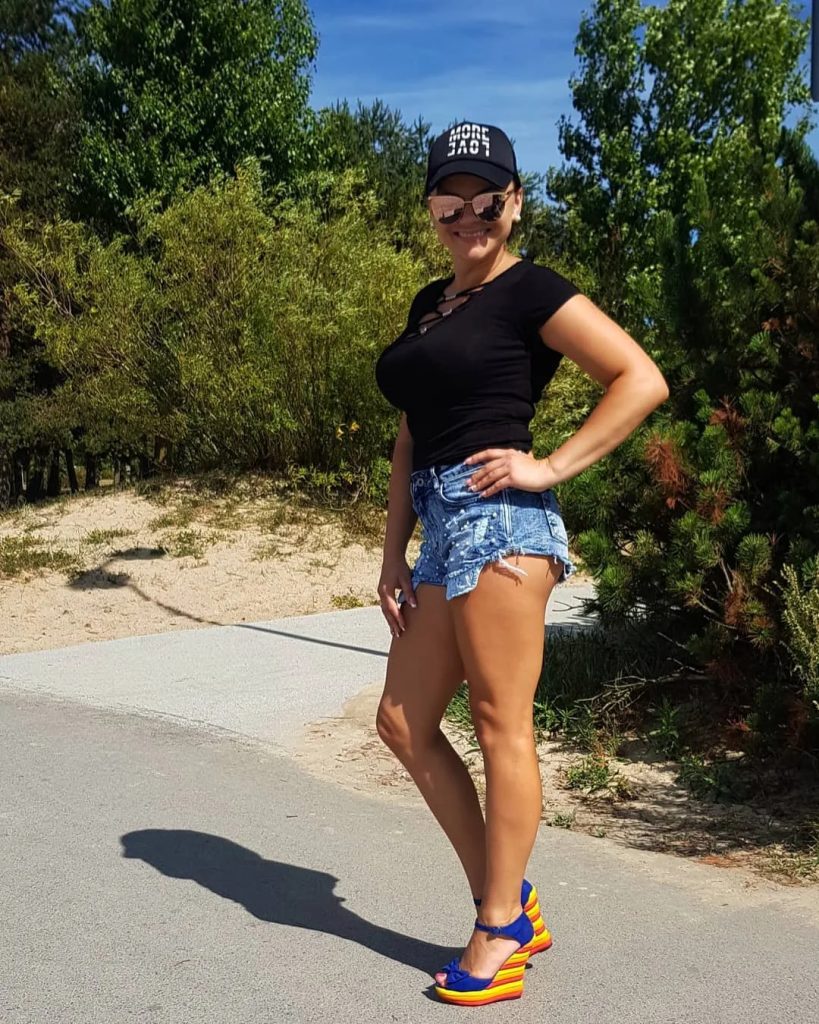 20 Hot Vixens Rock Sexy Shorts Looks Barnorama
